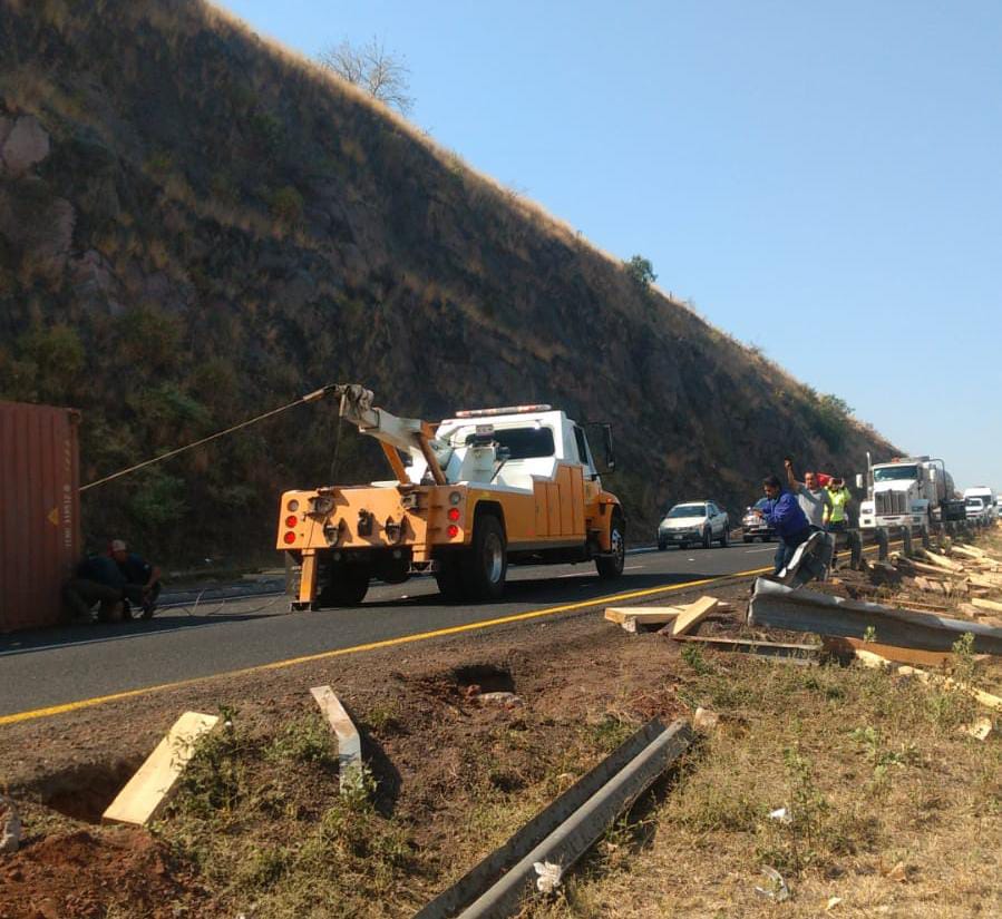 Muere Conductor Tras Volcadura En La México Zinapécuaro Quadratín