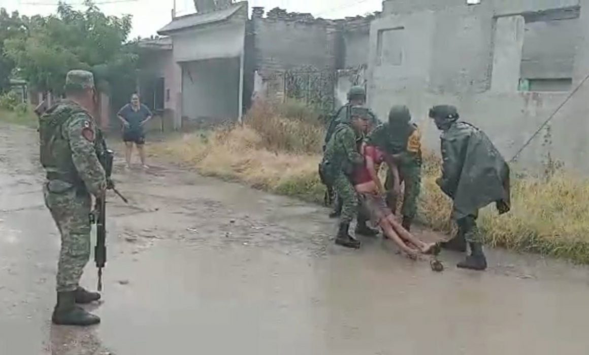 Sinaloa: rescata Ejército a un niño de morir electrocutado - Quadratín ... Sinaloa: rescata Ejército a un niño de morir electrocutado - Quadratín ...